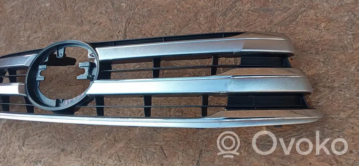 53111-0K720 Toyota Hilux (N50, N60, N70) Front bumper upper radiator ...