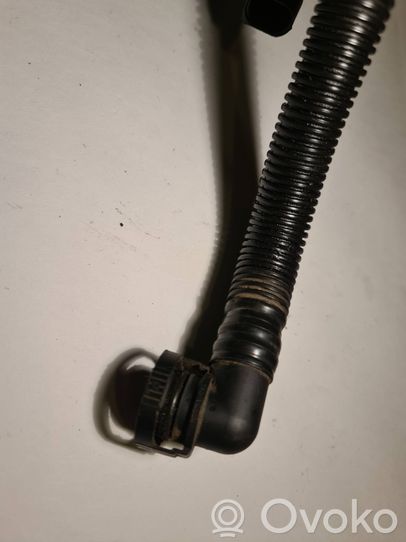 03C103175D Volkswagen Golf Plus Reniflard / tuyau reniflard d'huile, 35 ...