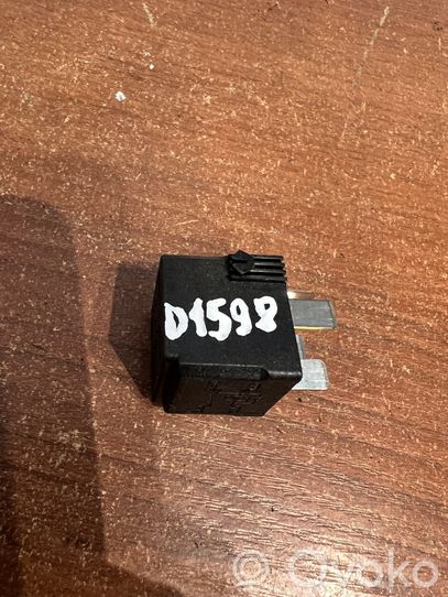 A0025421319 Mercedes-Benz E W210 Other relay, 10.00 € | RRR