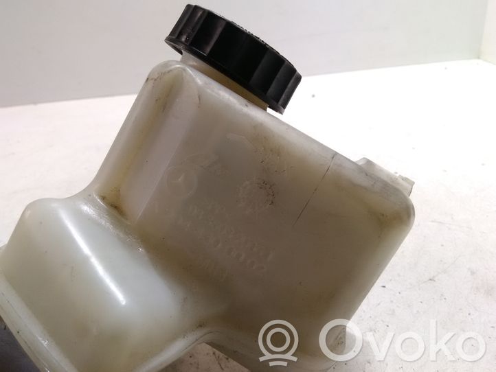 A2044300002 Mercedes-Benz C W204 Maître-cylindre de frein, 30.00 € | OVOKO