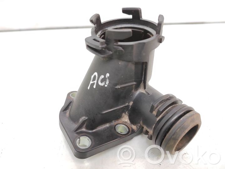 04L121111 Volkswagen PASSAT B8 Boîtier de thermostat / thermostat, 10. ...