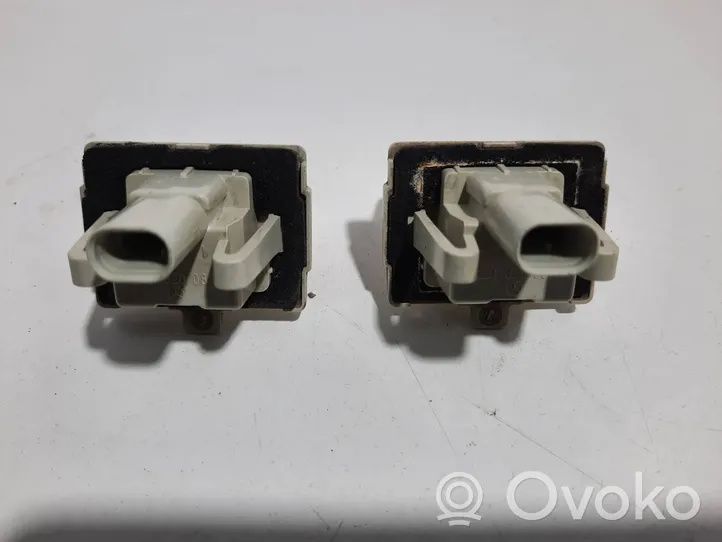 A2218200856 Mercedes-Benz C AMG W204 Number plate light, 14.00 € | RRR