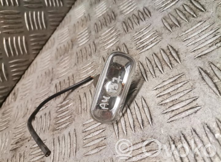 Audi A4 S4 B7 8E 8H Front fender indicator light, 6.00 € | RRR