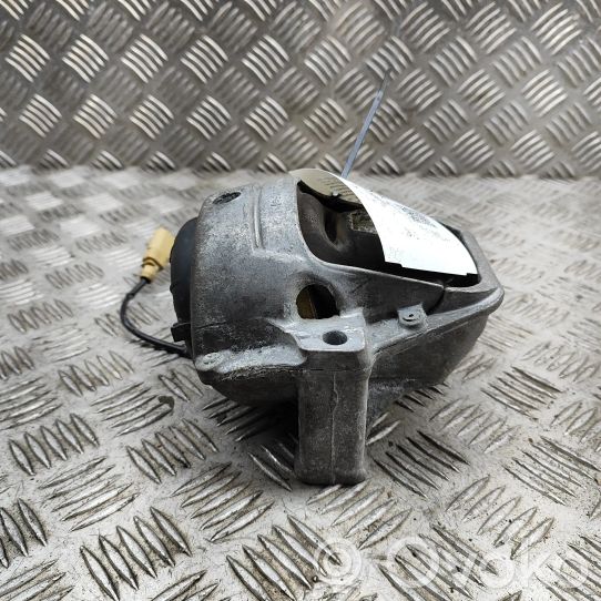 8R0199381AA Porsche Macan Engine mount bracket, 42.00 € | RRR