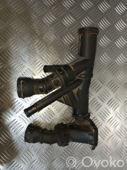 04L121071E Volkswagen PASSAT B8 Boîtier de thermostat / thermostat, 15. ...