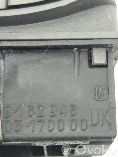 9162946 Volvo S70 V70 V70 XC Fuel tank opening switch, 3.00 € | RRR