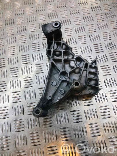 036199207E Volkswagen PASSAT B6 Engine mounting bracket, 11.10 € | RRR