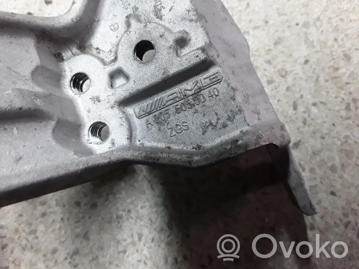 A2055050040 Mercedes-Benz C AMG W205 Staffa di montaggio del radiatore ...