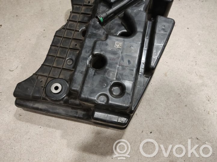 A2134709301 Mercedes-Benz CLS C257 AdBlue skysčio bakelis, 470.00 € | RRR