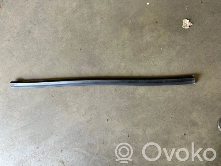 8R0823723B Audi Q5 SQ5 Joint de compartiment moteur, 10.00 € | OVOKO
