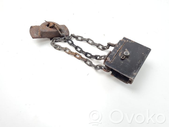 Nissan Navara D40 Spare wheel mounting bracket, 55.00 € | RRR