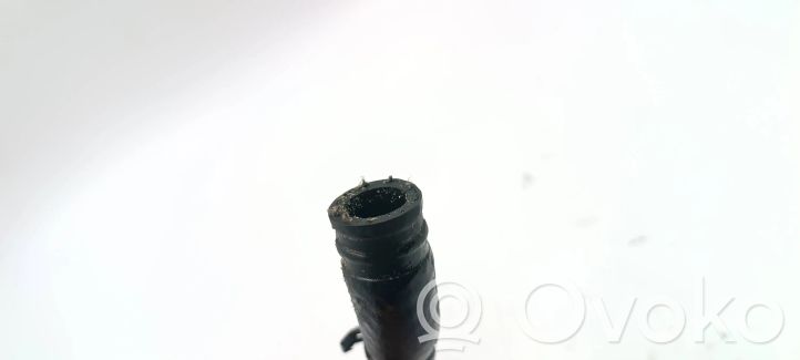 8D0422887 Audi A4 S4 B5 8D Engine coolant pipe/hose, 10.00 € | RRR