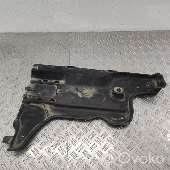 3Q0825102A Volkswagen PASSAT B8 Couvre soubassement arrière, 6.99 € | OVOKO