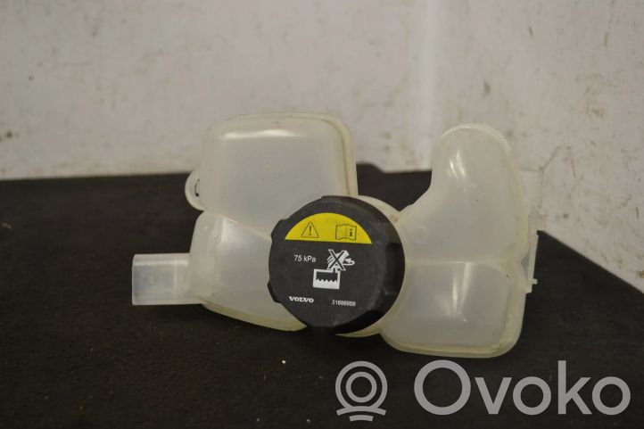 31686041 Volvo XC90 Coolant expansion tank/reservoir, 20.00 € | RRR