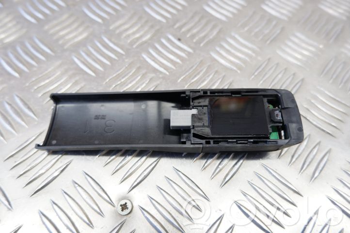 899410D040 Toyota Yaris XP210 Sensore pioggia, 35.00 € | OVOKO