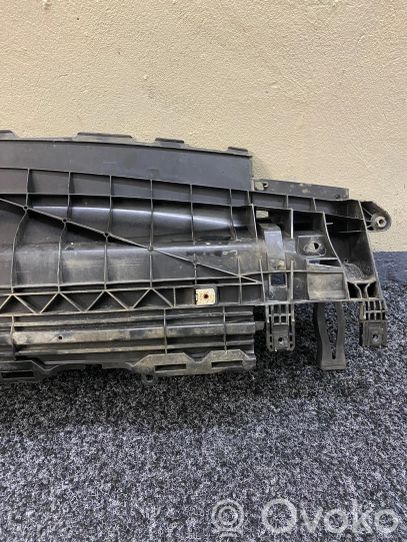 95B805241 Porsche Macan Renfort de pare-chocs avant, 120.00 € | OVOKO