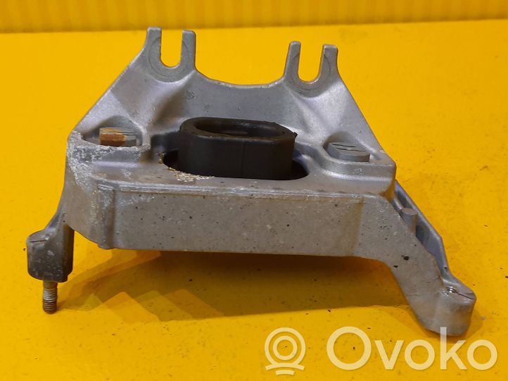 112535543R Dacia Sandero Gearbox mounting bracket, 23.53 € | RRR