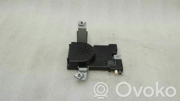 8P4035225D Audi A3 S3 8P Aerial antenna amplifier, 25.00 € | RRR