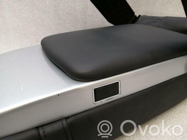RGM31003 Mercedes-Benz S W221 Rear seat armrest A2219707530 - Used car ...