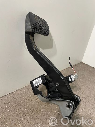 A2042902001 Mercedes-Benz E W212 Pédale de frein, 2.61 € | OVOKO