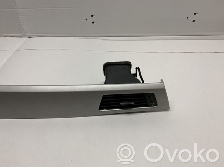 64229130458 BMW 3 E90 E91 Grille d'aération centrale, 50.00 € | OVOKO