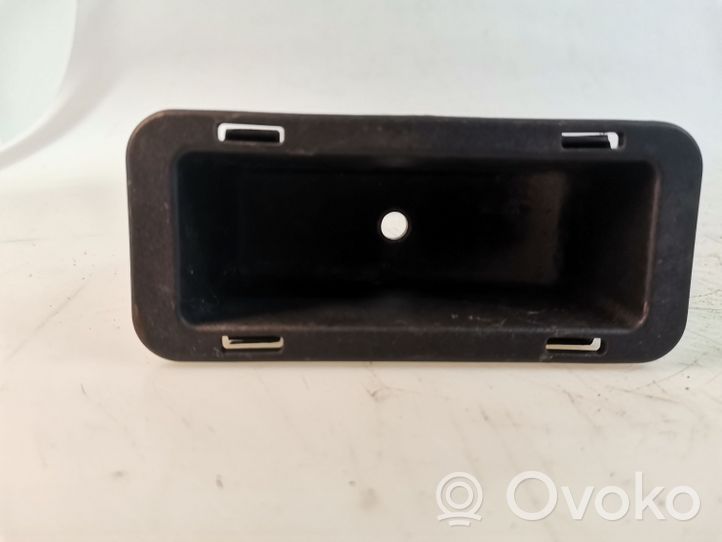 5801912756 Iveco Daily 6th gen Boîte / compartiment de rangement pour ...