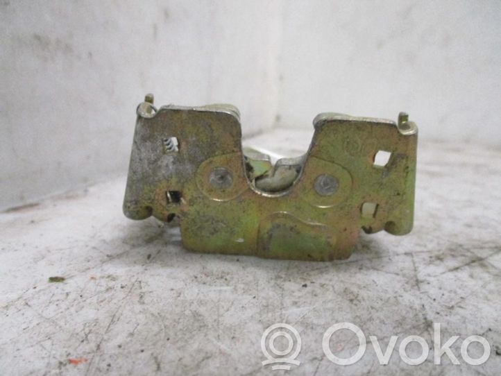 4483285 Fiat Panda 141 Takaluukun lukon salvan moottori, 25.40 € | OVOKO