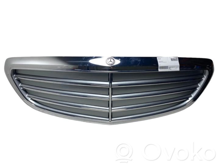 A2058801583 Mercedes-Benz C W205 Grille calandre supérieure de pare ...