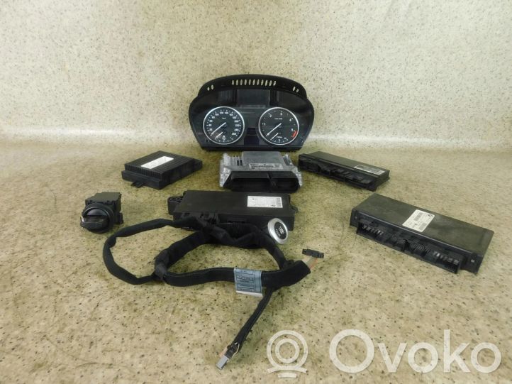 0281014238 BMW 5 E39 Engine ECU kit and lock set, 156.11 € | RRR