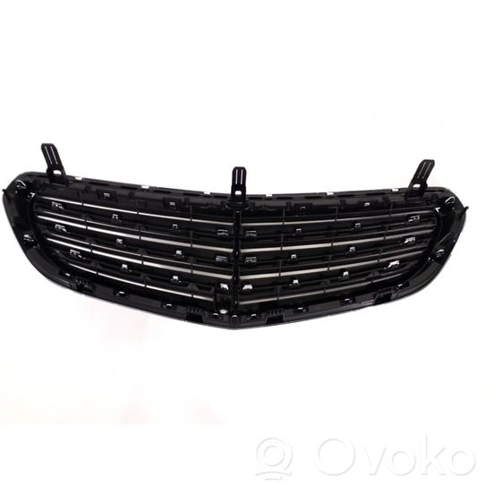 A2128801583 Mercedes-Benz E W212 Front grill, 147.00 € | RRR