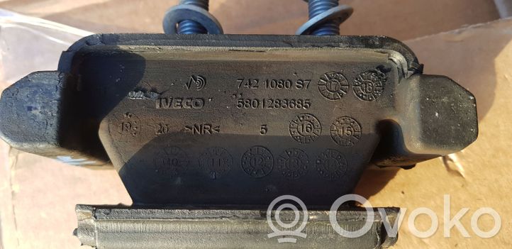 5801283685 Iveco Daily 6th gen Valvola di depressione sul supporto ...