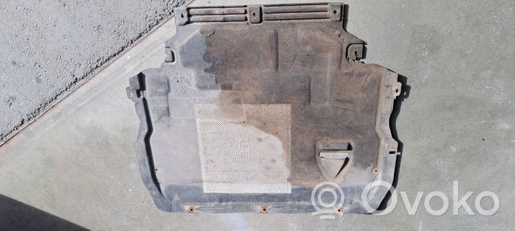 31391441 Volvo V40 Engine splash shield/under tray, 80.00 € | RRR