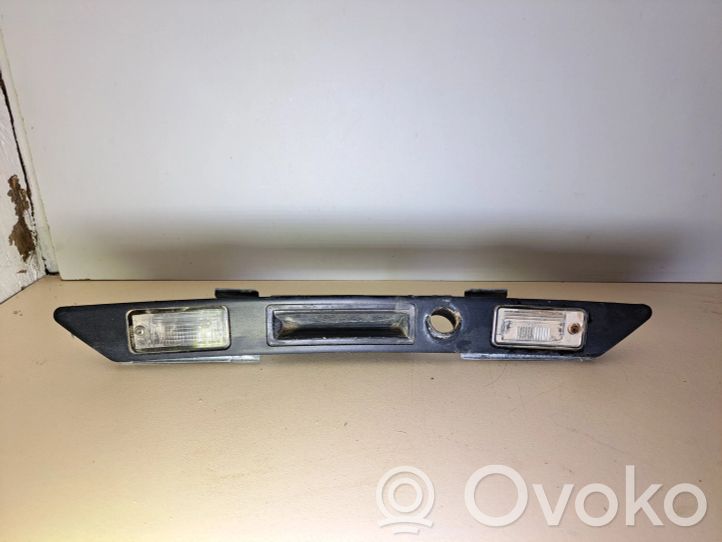 8E0827574C Audi A4 S4 B6 8E 8H Отделка номерного знака, 35.00 € | RRR