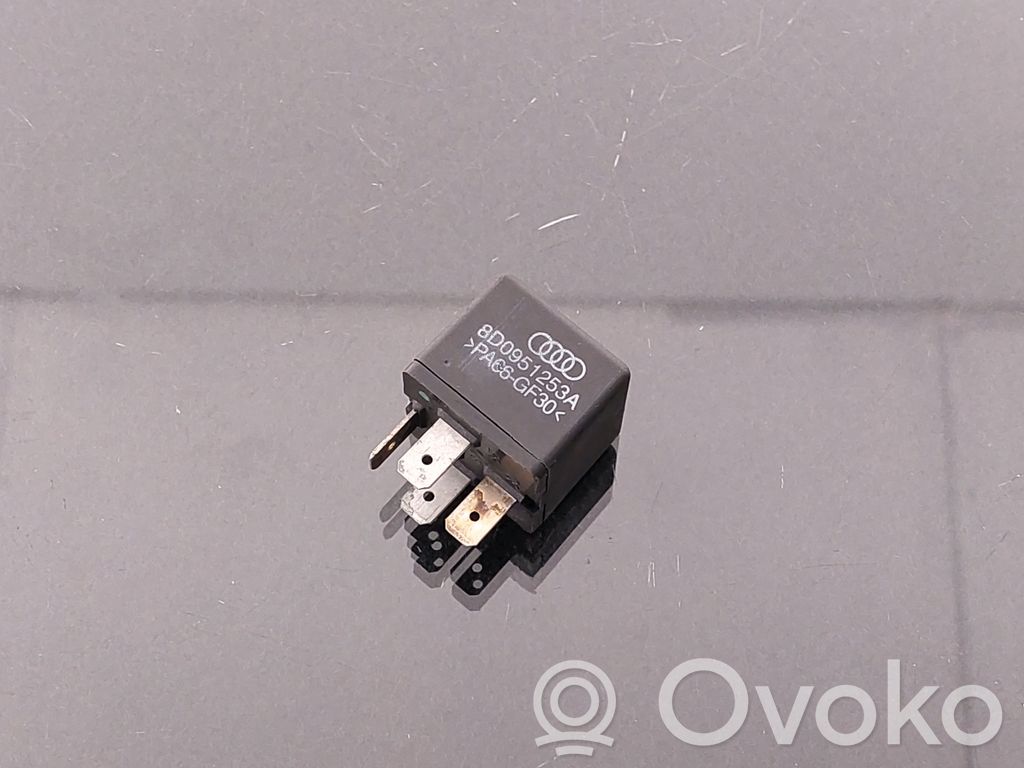8D0951253A Skoda Octavia Mk1 (1U) Other relay, €0.47 | RRR