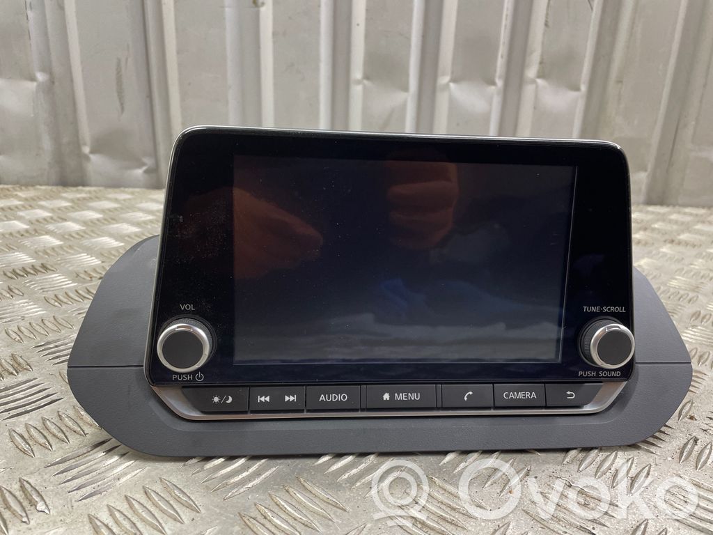 7503751869 Nissan Qashqai J12 Radio/CD/DVD/GPS head unit, €340.00 | RRR