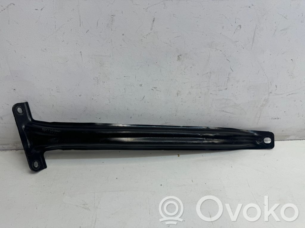 A2056280424 Mercedes-Benz C W205 Radiator mount bracket, €5.00 | RRR