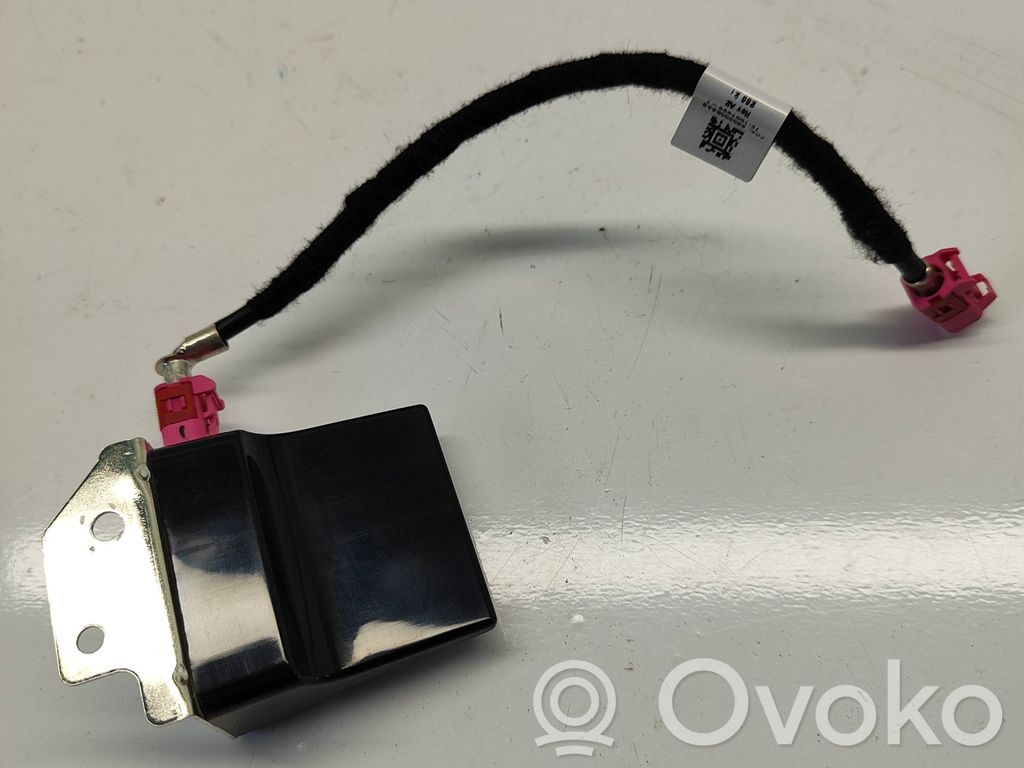 68293977AA Dodge Challenger Antenne GPS, 15,13 € | OVOKO