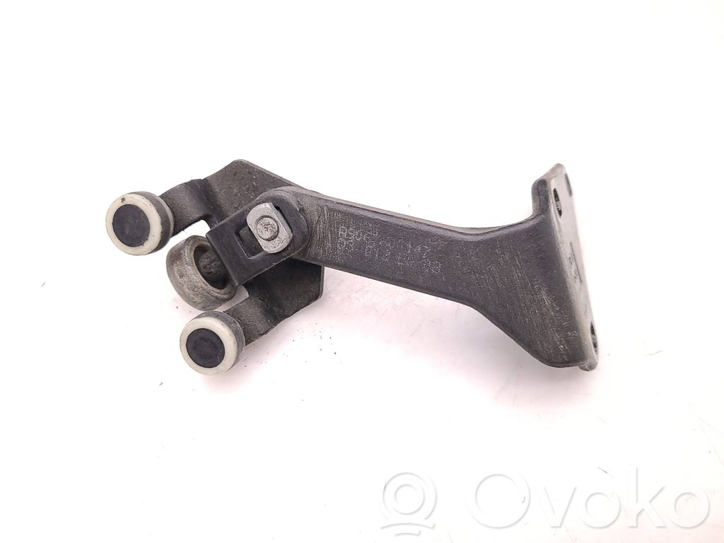 A9067600147 Mercedes-Benz Sprinter W906 Sliding door upper roller guide ...