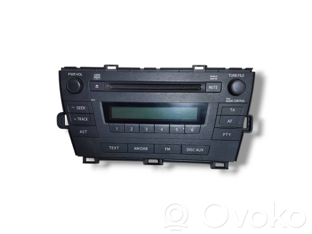 8612047330 Toyota Prius (XW30) Radio/CD/DVD/GPS head unit, €101.15 | RRR