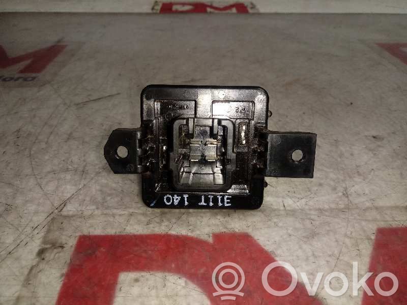 Mitsubishi L200 Lämpöpuhaltimen moottorin vastus, 23,88 € | OVOKO