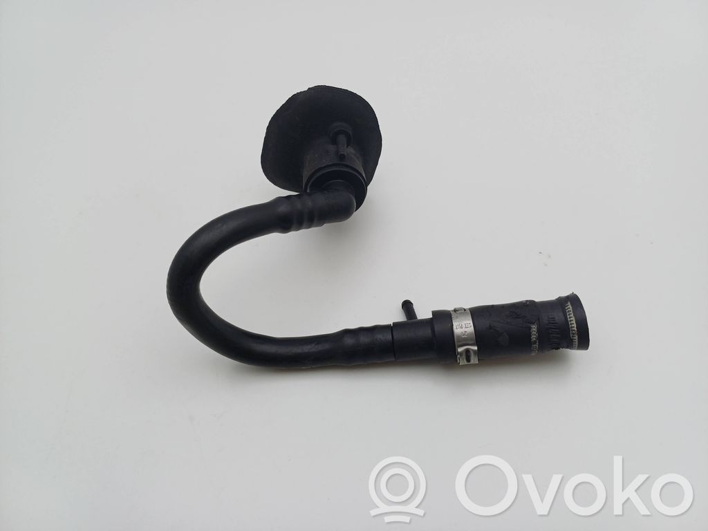 4D0611813A Volkswagen PASSAT B5.5 Tuyau sous vide, 14,12 € | OVOKO