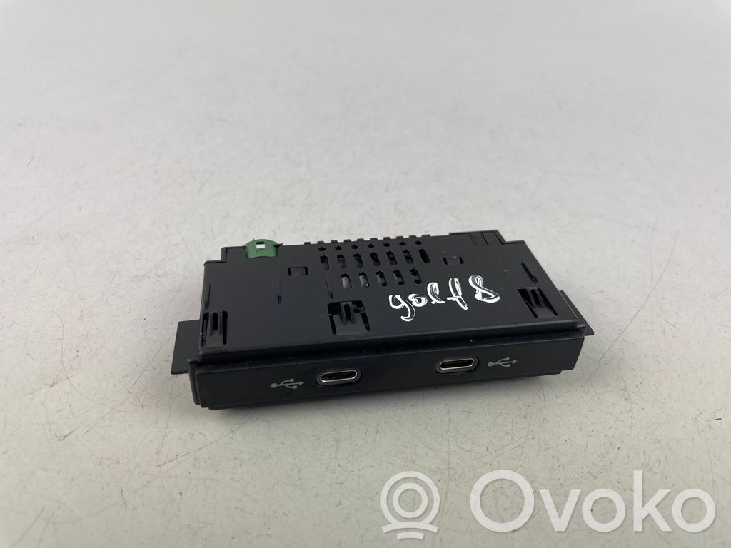 5NA035736 Volkswagen Golf VIII Connecteur/prise USB, 9,00 € | OVOKO