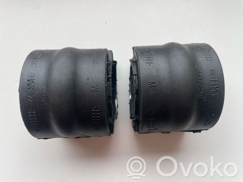 118838600A Tesla Model Y Sway bar bush bracket, front, €45.00 | RRR