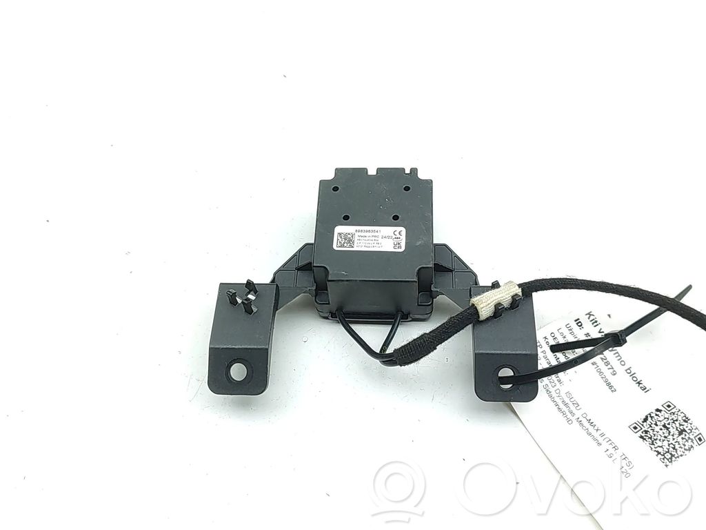8983963541 Isuzu D-Max Aerial GPS antenna, €39.00 | RRR
