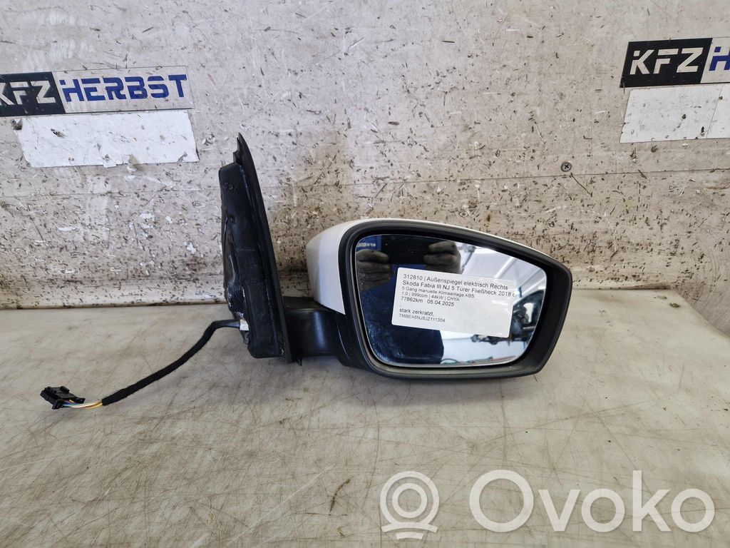 6V1857508C Skoda Fabia Mk3 (NJ) Manual wing mirror, €80.00 | RRR