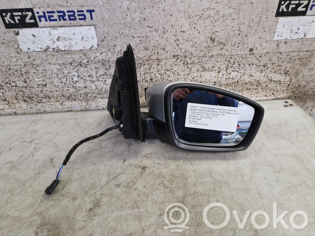 6V1857508C Skoda Fabia Mk3 (NJ) Manual wing mirror, €80.00 | RRR