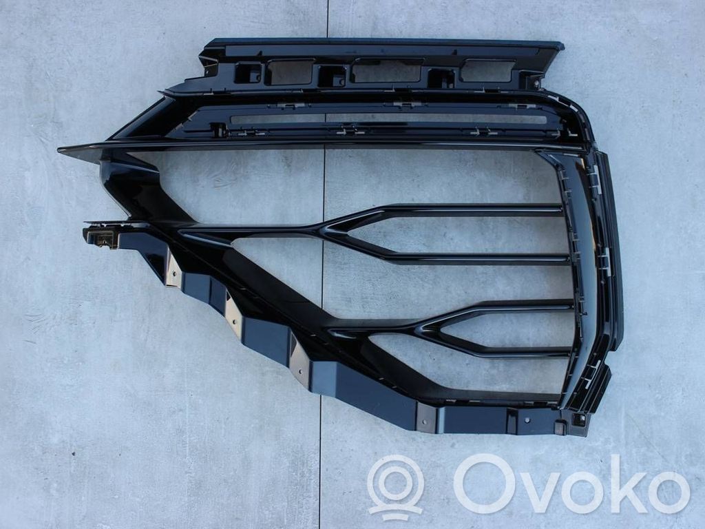 4ML807681D Lamborghini Urus Front bumper lower grill, €209.41 | RRR
