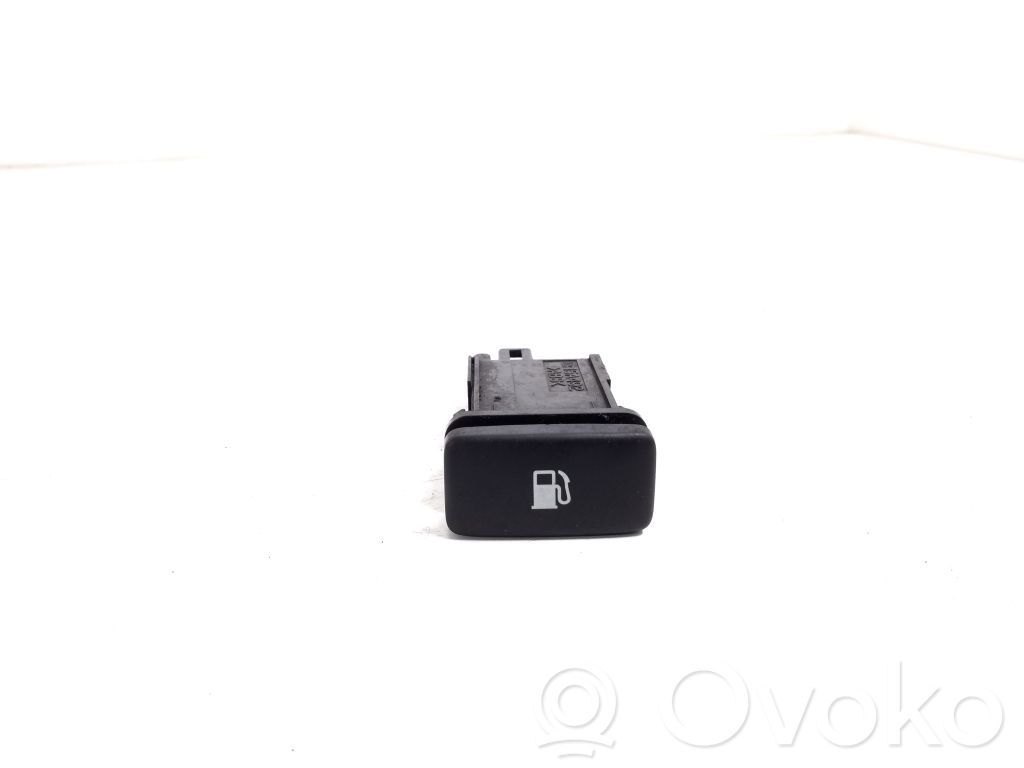 84841-48010 Lexus RX 330 - 350 - 400H Fuel tank opening switch, €6.50 | RRR