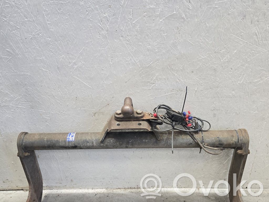 55R017995 Mercedes-Benz Sprinter W906 Tow bar set, €120.00 | RRR