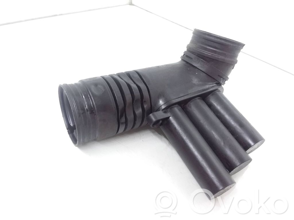 04E129651C Audi Q3 8U Air intake hose/pipe, €7.85 | RRR